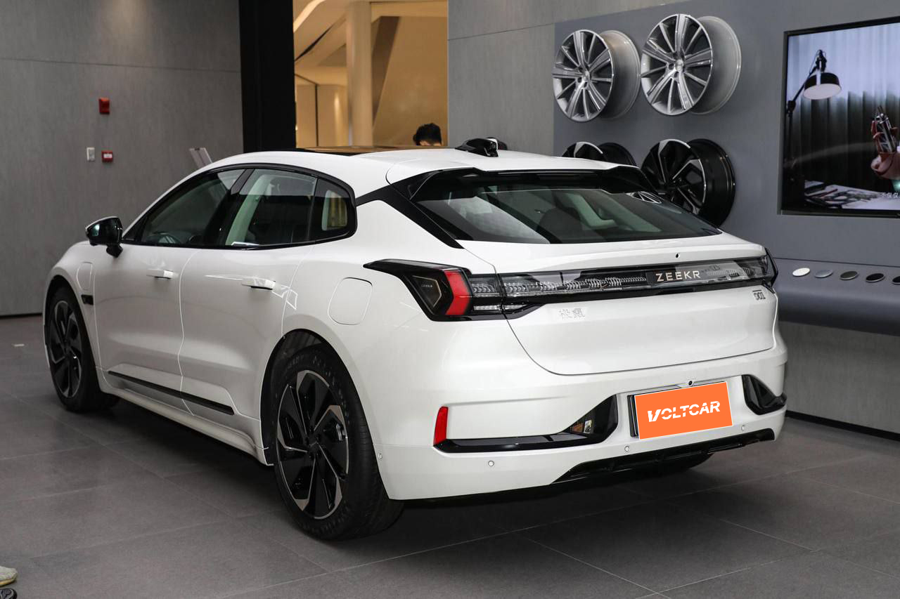 ZEEKR 001 YOU VERSION, полная комплектация, полный привод — Voltcar.kz